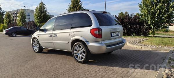 Pelēks Chrysler Voyager 2004 Saldus, ar dzinēja tilpumu 2.80 L un nobraukumu 244 tūkst. km par 1700 €, foto 3 vietnē AUTOMOTO.COM.LV