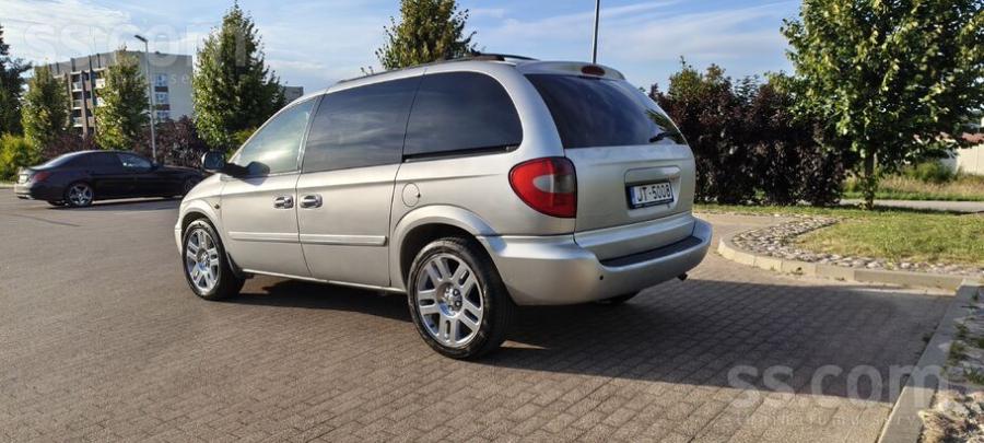 Pelēks Chrysler Voyager 2004 Saldus, ar dzinēja tilpumu 2.80 L un nobraukumu 244 tūkst. km par 1700 €, foto 4 vietnē AUTOMOTO.COM.LV
