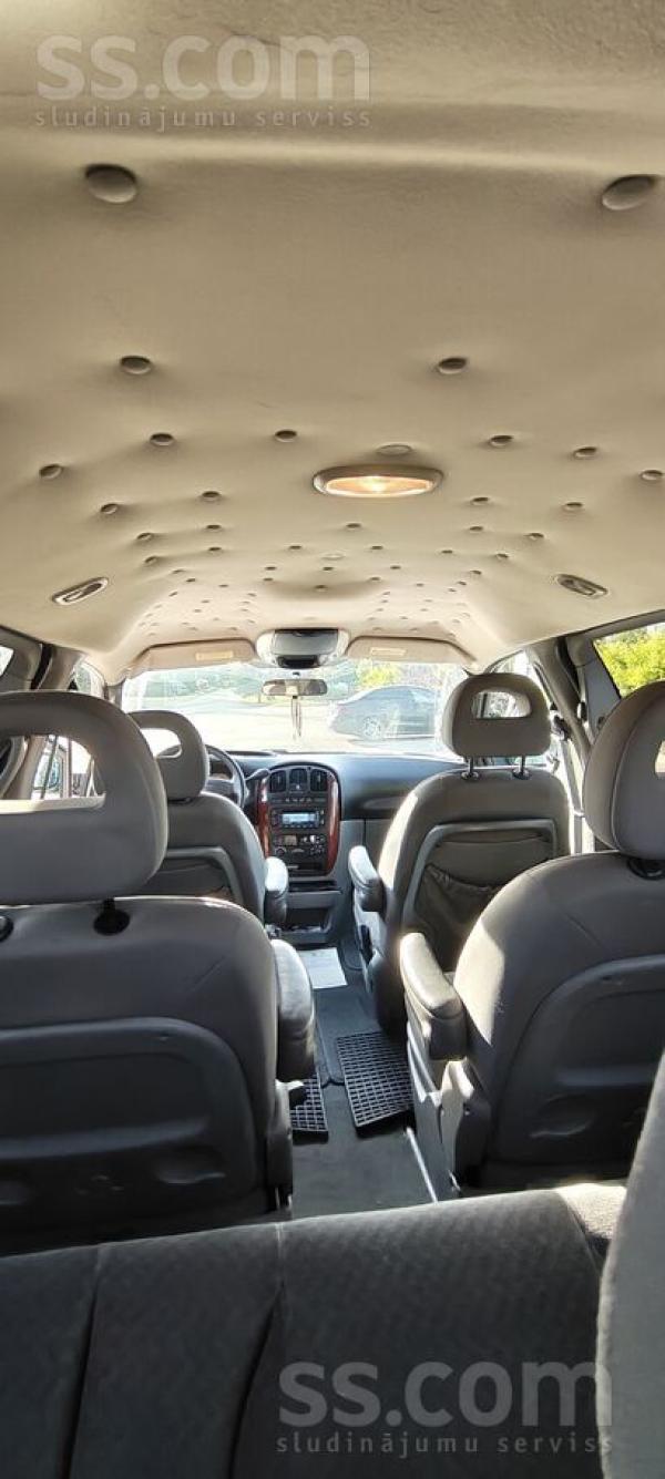 Pelēks Chrysler Voyager 2004 Saldus, ar dzinēja tilpumu 2.80 L un nobraukumu 244 tūkst. km par 1700 €, foto 10 vietnē AUTOMOTO.COM.LV