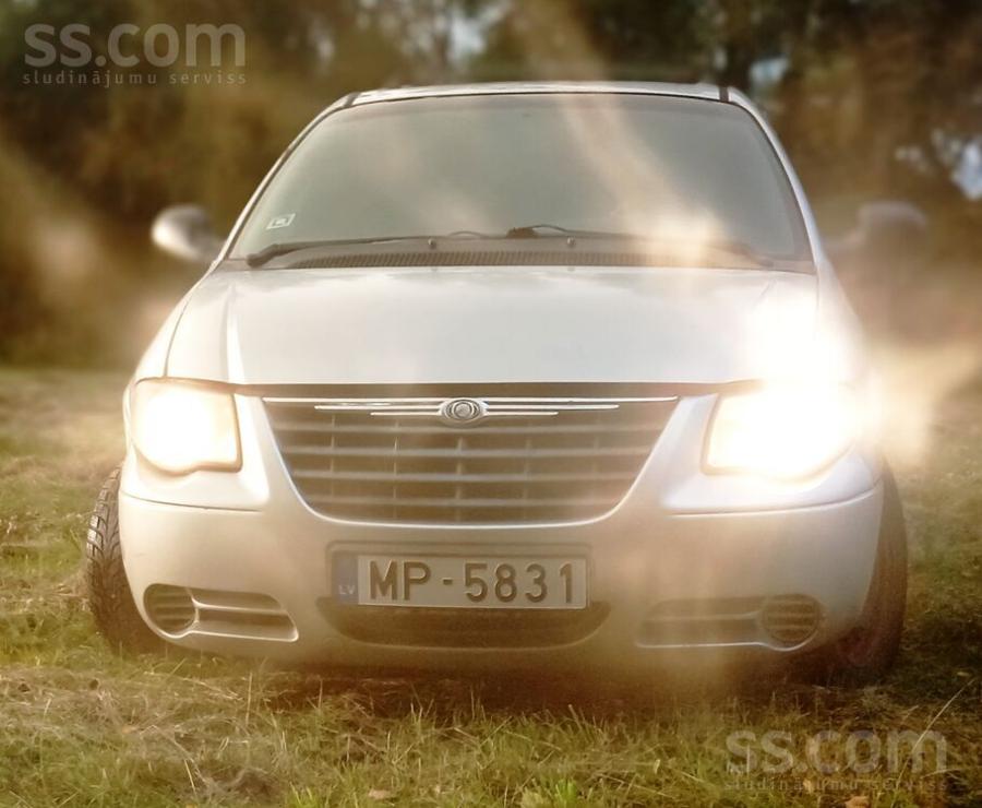 Pelēks Chrysler Voyager 2004 Liepāja, ar dzinēja tilpumu 2.80 L un nobraukumu 440 tūkst. km par 1100 €, foto 1 vietnē AUTOMOTO.COM.LV