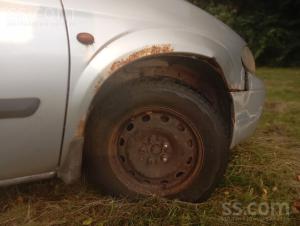 Pelēks Chrysler Voyager 2004 Liepāja, ar dzinēja tilpumu 2.80 L un nobraukumu 440 tūkst. km par 1100 €, foto 5 vietnē AUTOMOTO.COM.LV