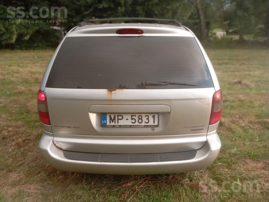 Pelēks Chrysler Voyager 2004 Liepāja, ar dzinēja tilpumu 2.80 L un nobraukumu 440 tūkst. km par 1100 €, foto 7 vietnē AUTOMOTO.COM.LV