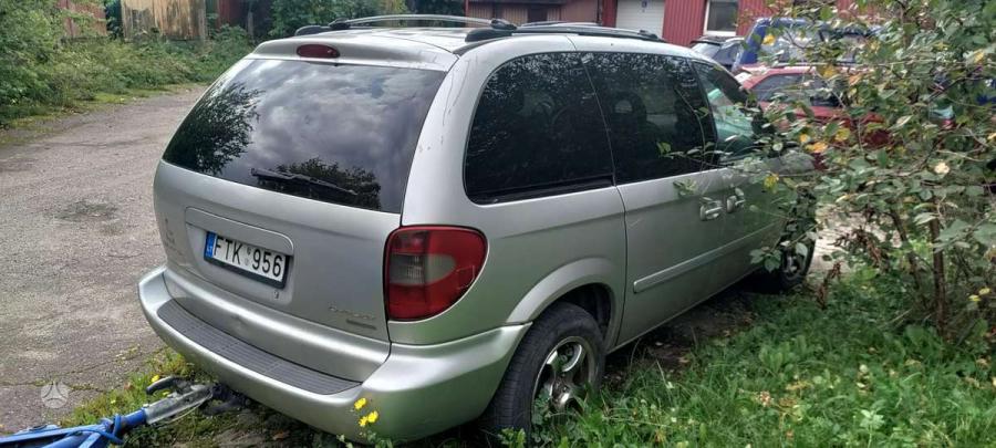 Grey Chrysler Voyager 2004 in Klaipeda, with an engine capacity of 2.50 L and mileage of 268 thousand km for 1000 €, photo 6 on AUTOMOTO.COM.LV