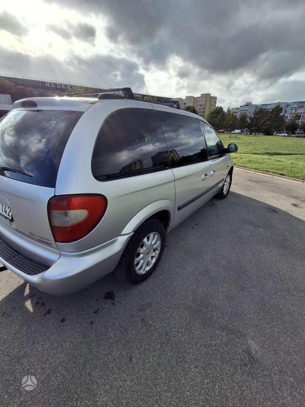 Pelēks Chrysler Voyager 2004 Šauļi, ar dzinēja tilpumu 2.78 L un nobraukumu 256 tūkst. km par 1300 €, foto 7 vietnē AUTOMOTO.COM.LV