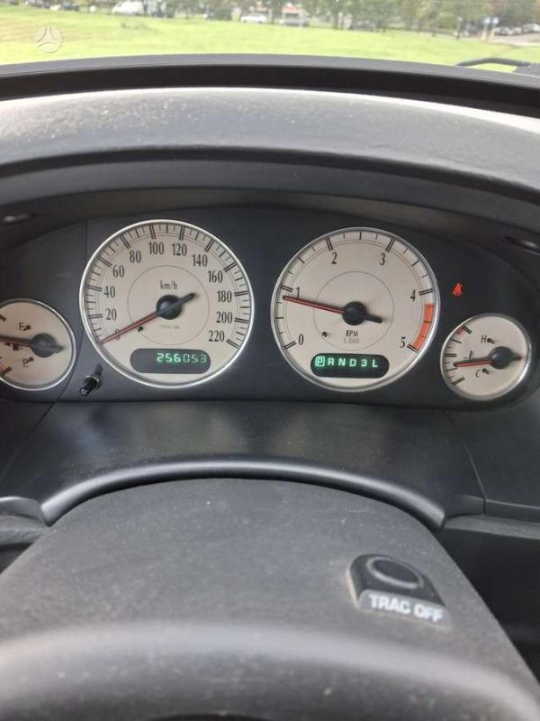 Pelēks Chrysler Voyager 2004 Šauļi, ar dzinēja tilpumu 2.78 L un nobraukumu 256 tūkst. km par 1300 €, foto 8 vietnē AUTOMOTO.COM.LV