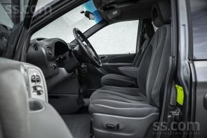 Pelēks Chrysler Voyager 2005 Rīga, ar dzinēja tilpumu 2.80 L un nobraukumu 0 tūkst. km par 2550 €, foto 9 vietnē AUTOMOTO.COM.LV
