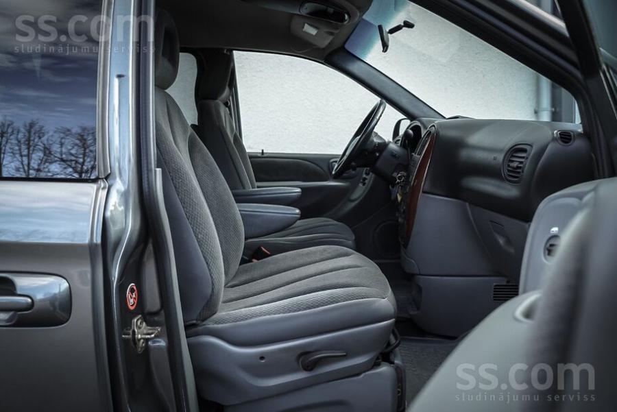Pelēks Chrysler Voyager 2005 Rīga, ar dzinēja tilpumu 2.80 L un nobraukumu 0 tūkst. km par 2550 €, foto 14 vietnē AUTOMOTO.COM.LV