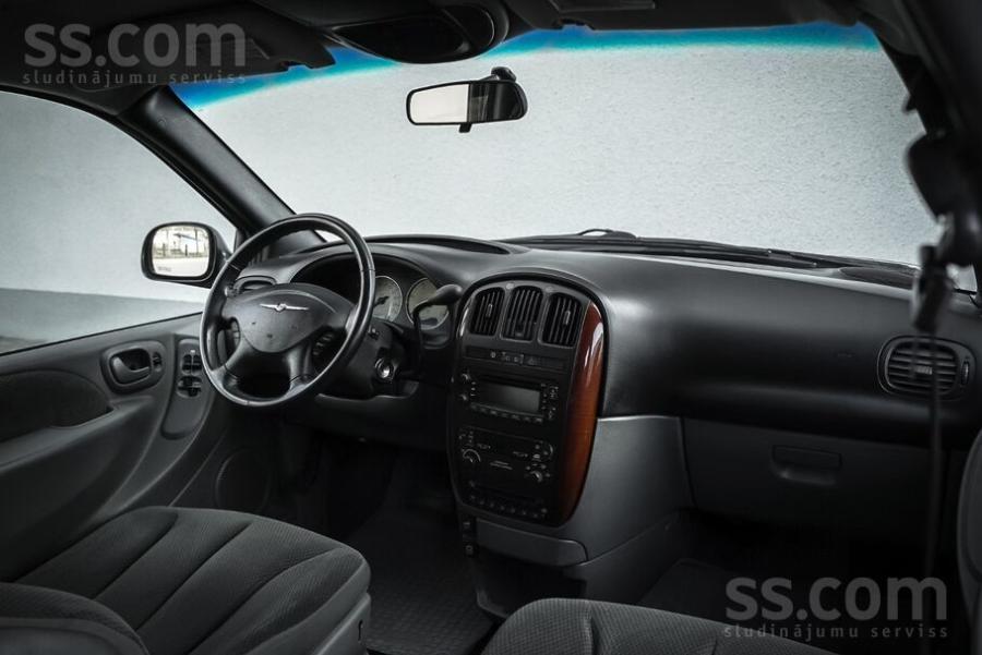 Pelēks Chrysler Voyager 2005 Rīga, ar dzinēja tilpumu 2.80 L un nobraukumu 0 tūkst. km par 2550 €, foto 15 vietnē AUTOMOTO.COM.LV