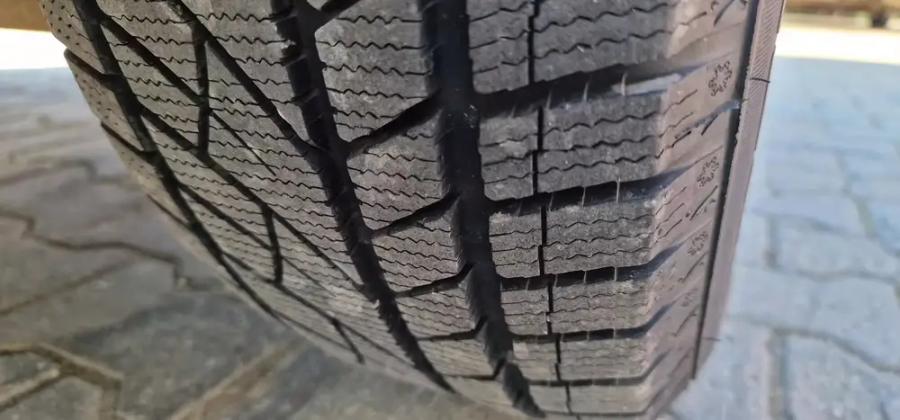 Pelēks Chrysler Voyager 2005 Valmiera, ar dzinēja tilpumu 2.50 L un nobraukumu 269 tūkst. km par 1650 €, foto 1 vietnē AUTOMOTO.COM.LV