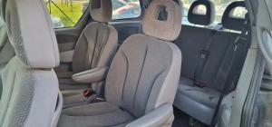 Pelēks Chrysler Voyager 2005 Valmiera, ar dzinēja tilpumu 2.50 L un nobraukumu 269 tūkst. km par 1650 €, foto 5 vietnē AUTOMOTO.COM.LV