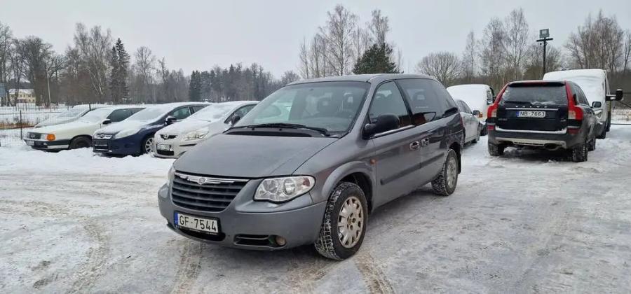 Pelēks Chrysler Voyager 2005 Valmiera, ar dzinēja tilpumu 2.50 L un nobraukumu 269 tūkst. km par 1650 €, foto 11 vietnē AUTOMOTO.COM.LV