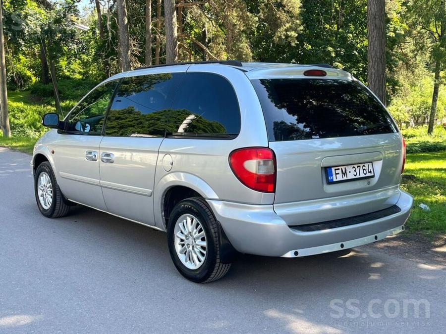 Pelēks Chrysler Voyager 2005 Rīga, ar dzinēja tilpumu 2.80 L un nobraukumu 0 tūkst. km par 2399 €, foto 4 vietnē AUTOMOTO.COM.LV