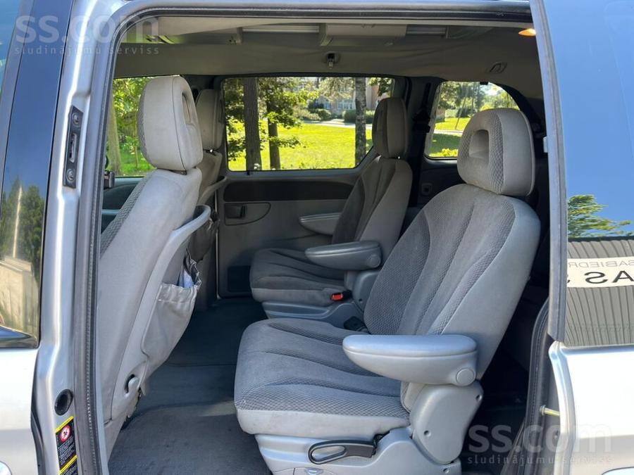 Pelēks Chrysler Voyager 2005 Rīga, ar dzinēja tilpumu 2.80 L un nobraukumu 0 tūkst. km par 2399 €, foto 22 vietnē AUTOMOTO.COM.LV