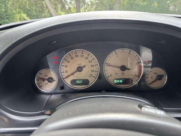 Pelēks Chrysler Voyager 2005 Viļņa, ar dzinēja tilpumu 2.78 L un nobraukumu 363 tūkst. km par 1550 €, foto 8 vietnē AUTOMOTO.COM.LV