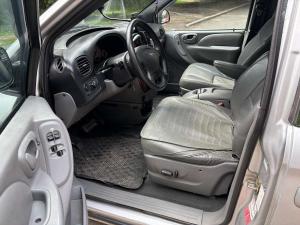 Pelēks Chrysler Voyager 2005 Viļņa, ar dzinēja tilpumu 2.78 L un nobraukumu 363 tūkst. km par 1550 €, foto 11 vietnē AUTOMOTO.COM.LV
