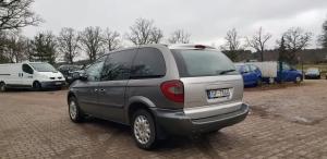 Grey Chrysler Voyager 2005 in Valmiera, with an engine capacity of 2.40 L and mileage of 228 thousand km for 1300 €, photo 6 on AUTOMOTO.COM.LV