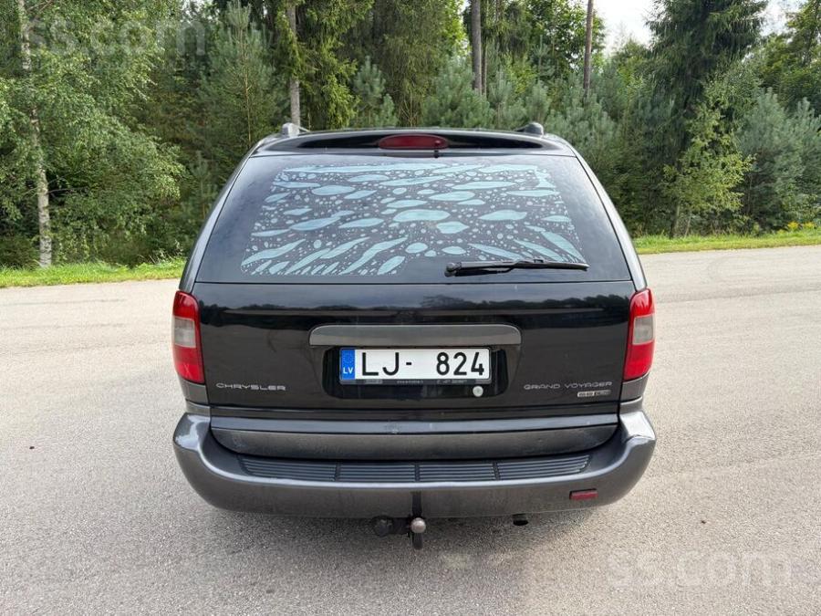 Pelēks Chrysler Voyager 2005 Madona, ar dzinēja tilpumu 2.50 L un nobraukumu 295 tūkst. km par 2600 €, foto 8 vietnē AUTOMOTO.COM.LV