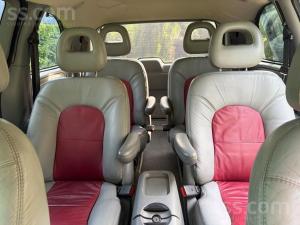 Pelēks Chrysler Voyager 2005 Madona, ar dzinēja tilpumu 2.50 L un nobraukumu 295 tūkst. km par 2600 €, foto 10 vietnē AUTOMOTO.COM.LV
