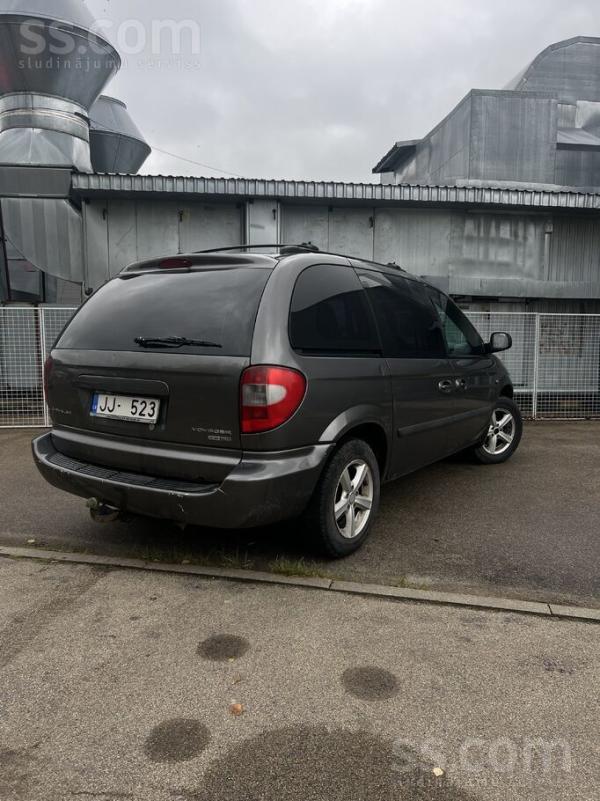 Pelēks Chrysler Voyager 2005 Bauska, ar dzinēja tilpumu 2.80 L un nobraukumu 344 tūkst. km par 1350 €, foto 4 vietnē AUTOMOTO.COM.LV