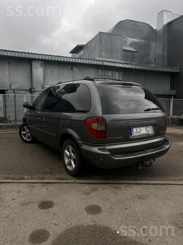 Pelēks Chrysler Voyager 2005 Bauska, ar dzinēja tilpumu 2.80 L un nobraukumu 344 tūkst. km par 1350 €, foto 5 vietnē AUTOMOTO.COM.LV