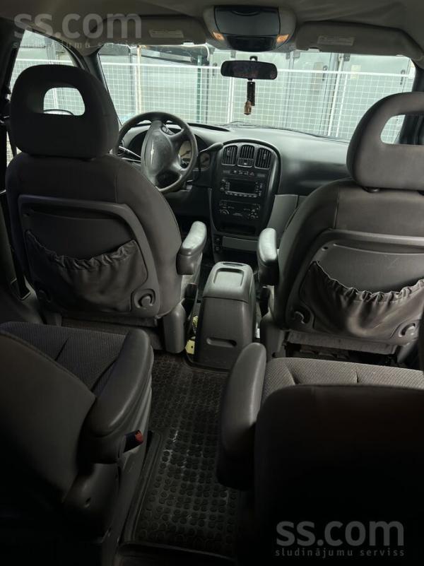 Pelēks Chrysler Voyager 2005 Bauska, ar dzinēja tilpumu 2.80 L un nobraukumu 344 tūkst. km par 1350 €, foto 7 vietnē AUTOMOTO.COM.LV