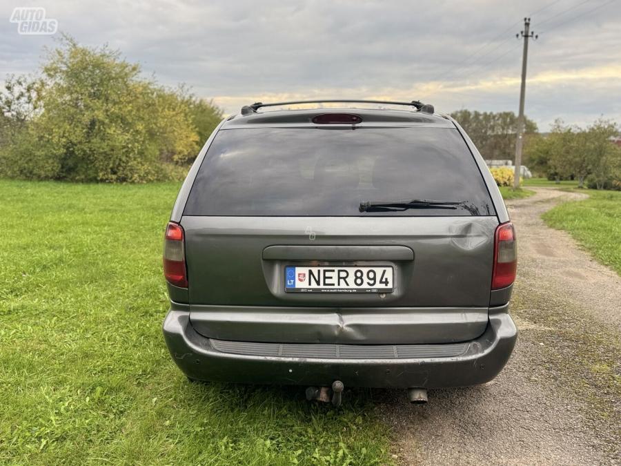 Grey Chrysler Voyager 2005 in Salcininkai, with an engine capacity of 2.80 L and mileage of 0 thousand km for 1000 €, photo 6 on AUTOMOTO.COM.LV