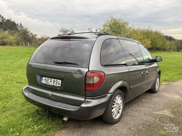 Grey Chrysler Voyager 2005 in Salcininkai, with an engine capacity of 2.80 L and mileage of 0 thousand km for 1000 €, photo 7 on AUTOMOTO.COM.LV