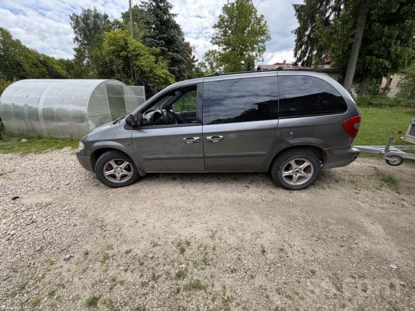 Grey Chrysler Voyager 2006 in Ogre, with an engine capacity of 3.30 L and mileage of 291 thousand km for 2000 €, photo 4 on AUTOMOTO.COM.LV