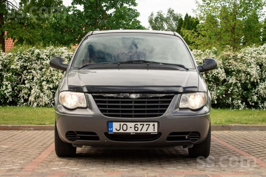 Pelēks Chrysler Voyager 2006 Jelgava, ar dzinēja tilpumu 2.80 L un nobraukumu 307 tūkst. km par 1990 €, foto 3 vietnē AUTOMOTO.COM.LV
