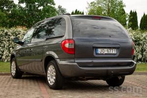Pelēks Chrysler Voyager 2006 Jelgava, ar dzinēja tilpumu 2.80 L un nobraukumu 307 tūkst. km par 1990 €, foto 5 vietnē AUTOMOTO.COM.LV