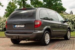 Pelēks Chrysler Voyager 2006 Jelgava, ar dzinēja tilpumu 2.80 L un nobraukumu 307 tūkst. km par 1990 €, foto 7 vietnē AUTOMOTO.COM.LV