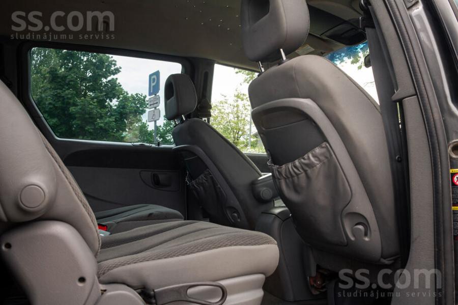 Pelēks Chrysler Voyager 2006 Jelgava, ar dzinēja tilpumu 2.80 L un nobraukumu 307 tūkst. km par 1990 €, foto 10 vietnē AUTOMOTO.COM.LV