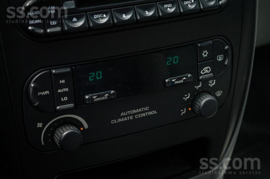 Pelēks Chrysler Voyager 2006 Jelgava, ar dzinēja tilpumu 2.80 L un nobraukumu 307 tūkst. km par 1990 €, foto 18 vietnē AUTOMOTO.COM.LV