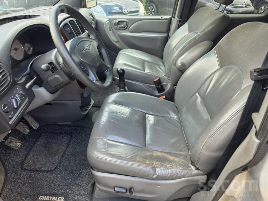 Pelēks Chrysler Voyager 2006 Rēzekne, ar dzinēja tilpumu 2.50 L un nobraukumu 0 tūkst. km par 1450 €, foto 11 vietnē AUTOMOTO.COM.LV