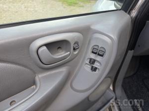 Pelēks Chrysler Voyager 2006 Rēzekne, ar dzinēja tilpumu 2.50 L un nobraukumu 0 tūkst. km par 1450 €, foto 16 vietnē AUTOMOTO.COM.LV
