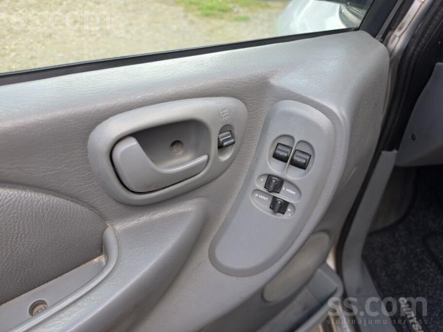 Pelēks Chrysler Voyager 2006 Rēzekne, ar dzinēja tilpumu 2.50 L un nobraukumu 0 tūkst. km par 1450 €, foto 16 vietnē AUTOMOTO.COM.LV