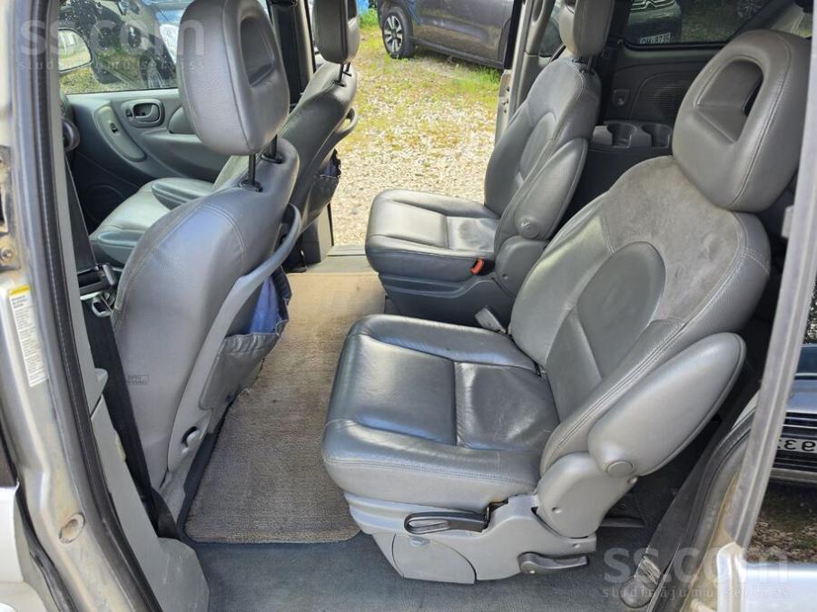 Pelēks Chrysler Voyager 2006 Rēzekne, ar dzinēja tilpumu 2.50 L un nobraukumu 0 tūkst. km par 1450 €, foto 18 vietnē AUTOMOTO.COM.LV