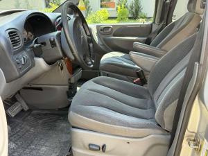 Pelēks Chrysler Voyager 2006 Viļņa, ar dzinēja tilpumu 2.78 L un nobraukumu 350 tūkst. km par 1550 €, foto 7 vietnē AUTOMOTO.COM.LV
