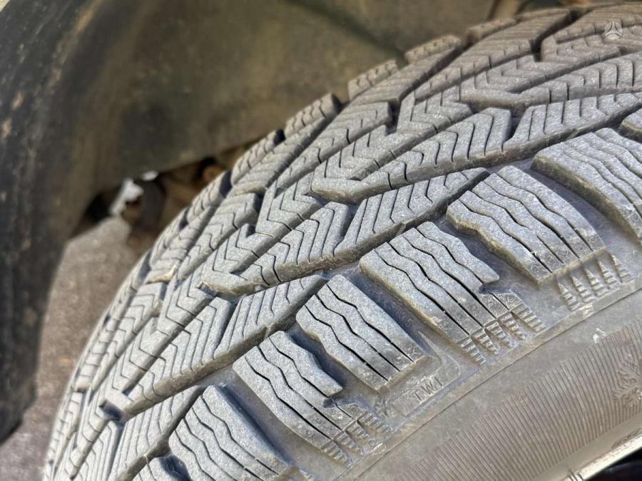 Pelēks Chrysler Voyager 2006 Viļņa, ar dzinēja tilpumu 2.78 L un nobraukumu 350 tūkst. km par 1550 €, foto 8 vietnē AUTOMOTO.COM.LV