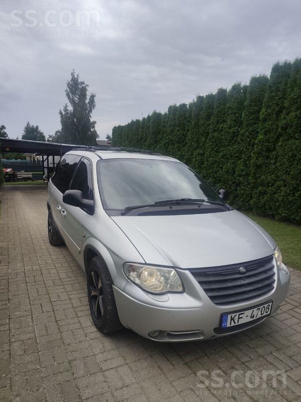 Pelēks Chrysler Voyager 2006 Rīga, ar dzinēja tilpumu 2.80 L un nobraukumu 315 tūkst. km par 2350 €, foto 3 vietnē AUTOMOTO.COM.LV
