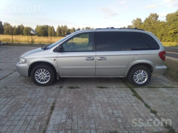Grey Chrysler Voyager 2006 in Cesis, with an engine capacity of 2.80 L and mileage of 248 thousand km for 2700 €, photo 3 on AUTOMOTO.COM.LV