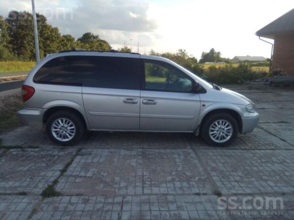 Grey Chrysler Voyager 2006 in Cesis, with an engine capacity of 2.80 L and mileage of 248 thousand km for 2700 €, photo 4 on AUTOMOTO.COM.LV