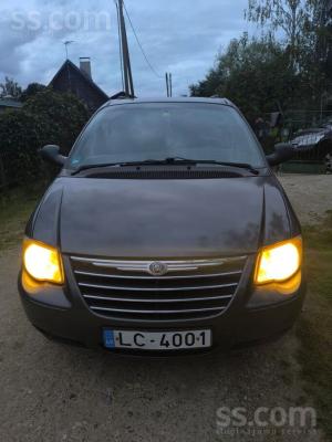 Pelēks Chrysler Voyager 2006 Ogre, ar dzinēja tilpumu 2.80 L un nobraukumu 294 tūkst. km par 650 €, foto  vietnē AUTOMOTO.COM.LV