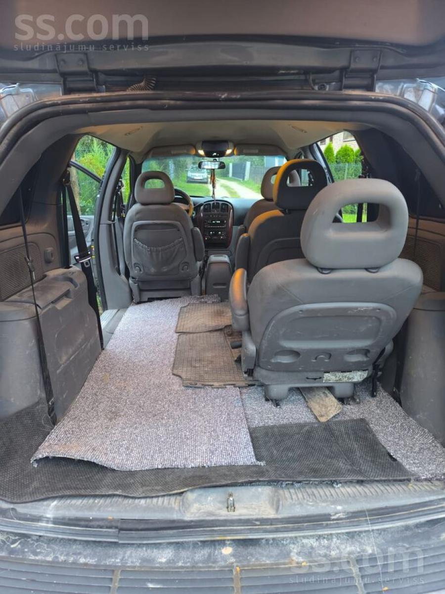 Pelēks Chrysler Voyager 2006 Ogre, ar dzinēja tilpumu 2.80 L un nobraukumu 294 tūkst. km par 650 €, foto 7 vietnē AUTOMOTO.COM.LV