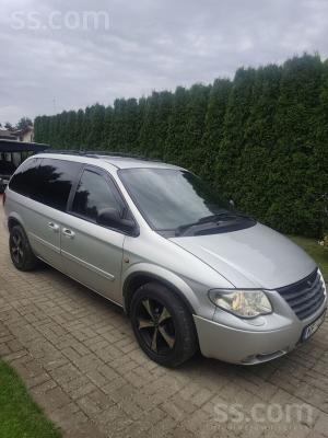 Pelēks Chrysler Voyager 2006 Rīga, ar dzinēja tilpumu 2.80 L un nobraukumu 315 tūkst. km par 2100 €, foto 3 vietnē AUTOMOTO.COM.LV