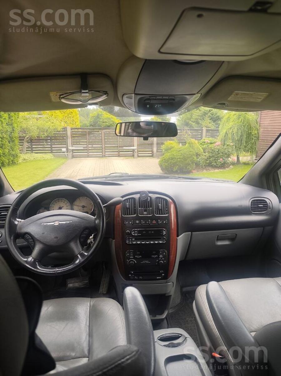 Pelēks Chrysler Voyager 2006 Rīga, ar dzinēja tilpumu 2.80 L un nobraukumu 315 tūkst. km par 2100 €, foto 4 vietnē AUTOMOTO.COM.LV