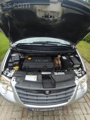 Pelēks Chrysler Voyager 2006 Rīga, ar dzinēja tilpumu 2.80 L un nobraukumu 315 tūkst. km par 2100 €, foto 6 vietnē AUTOMOTO.COM.LV