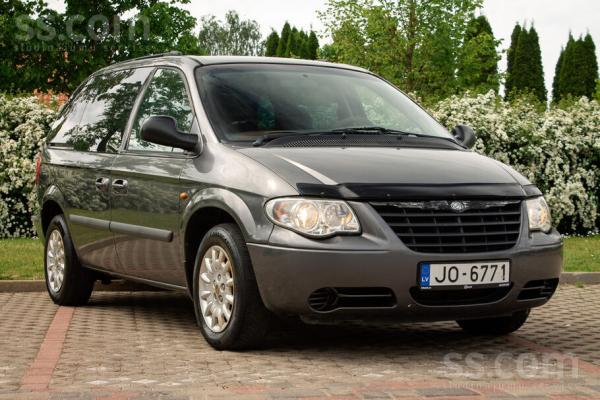 Grey Chrysler Voyager 2006 in Jelgava, with an engine capacity of 2.80 L and mileage of 307 thousand km for 2250 €, photo 1 on AUTOMOTO.COM.LV