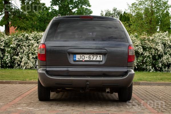 Grey Chrysler Voyager 2006 in Jelgava, with an engine capacity of 2.80 L and mileage of 307 thousand km for 2250 €, photo 6 on AUTOMOTO.COM.LV