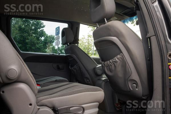 Grey Chrysler Voyager 2006 in Jelgava, with an engine capacity of 2.80 L and mileage of 307 thousand km for 2250 €, photo 10 on AUTOMOTO.COM.LV